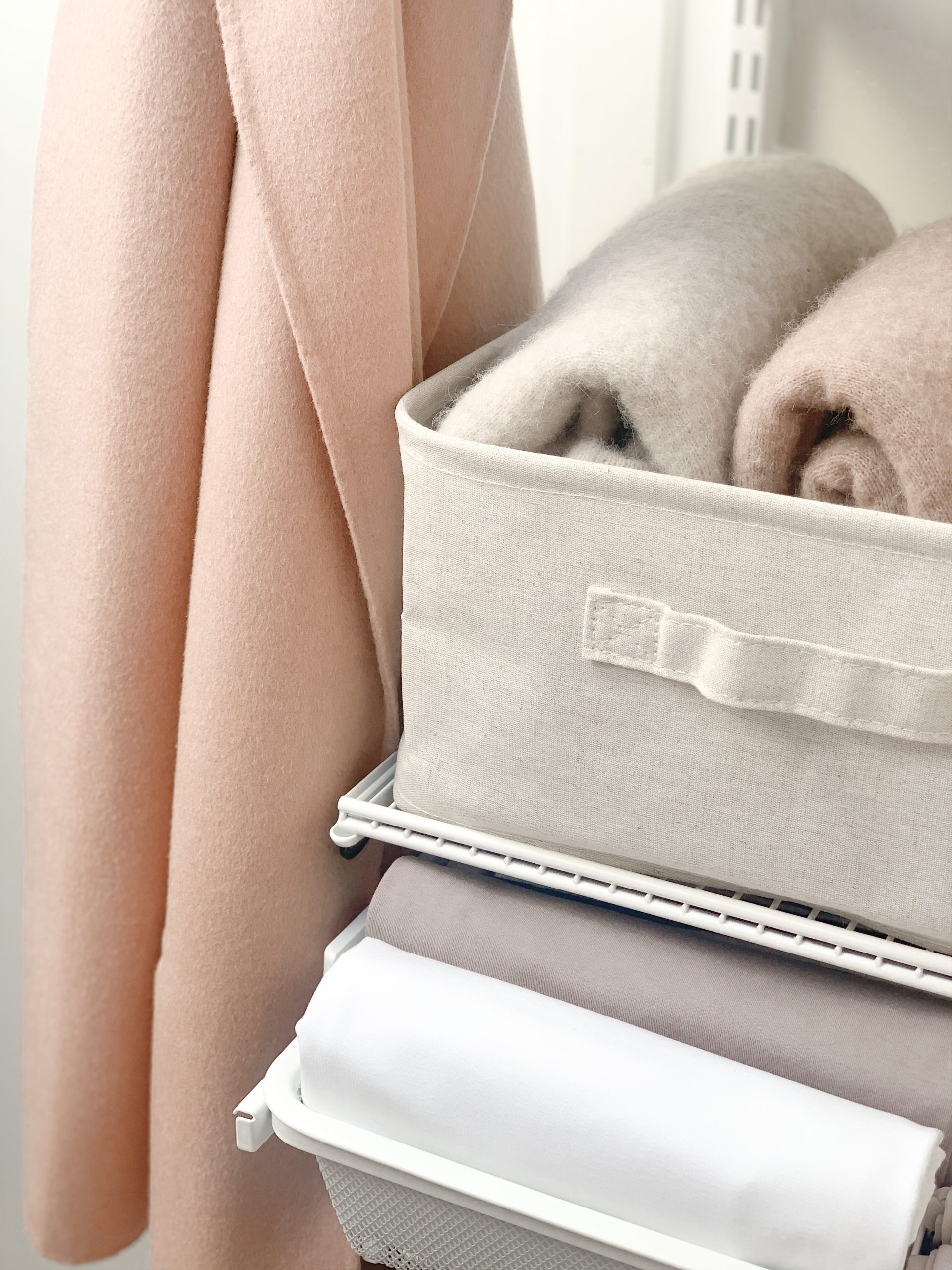 How to fold thick garments - Minimalist Me