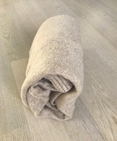 How to fold thick garments - Minimalist Me